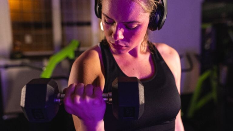 6 Best Isometric Bicep Exercises and Their Benefits