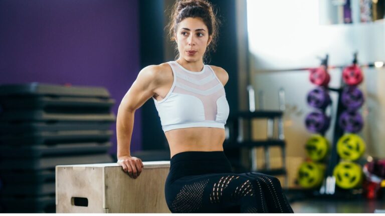 Isometric Tricep exercises: How-to, Benefits & Plan - The Fitness Phantom
