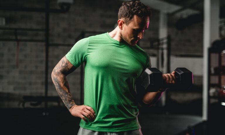 5 Best Unilateral Bicep Exercises to Build Defined Arms