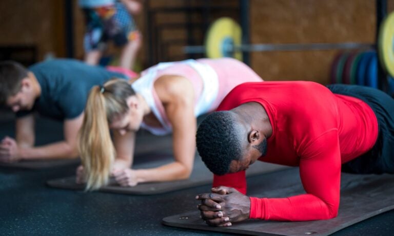 Best 30 Day Plank Workout Routine to Sculpt Your Abs w/ PDF - The ...